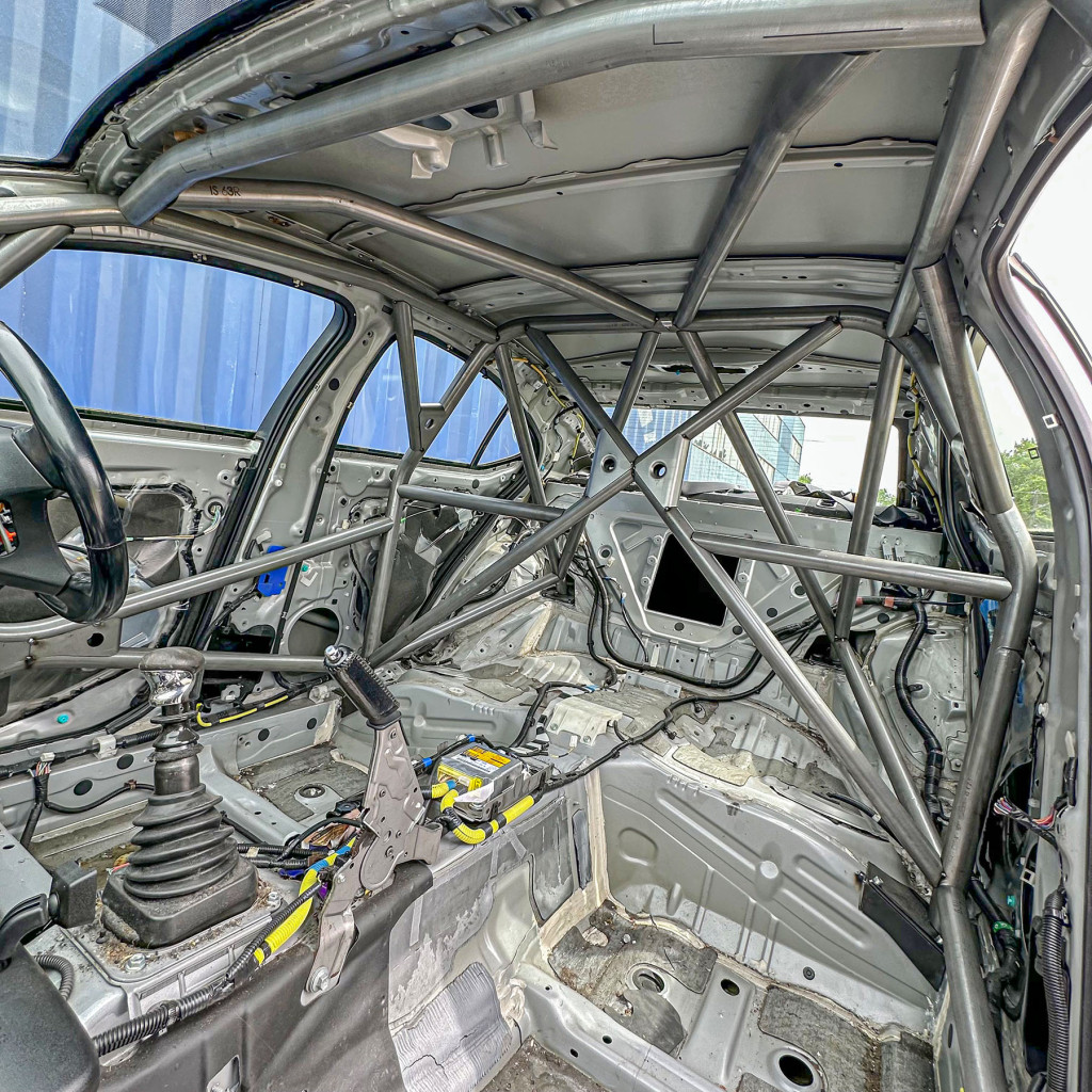 Lexus IS II V3 roll cage with NASCAR door bars - CYBUL